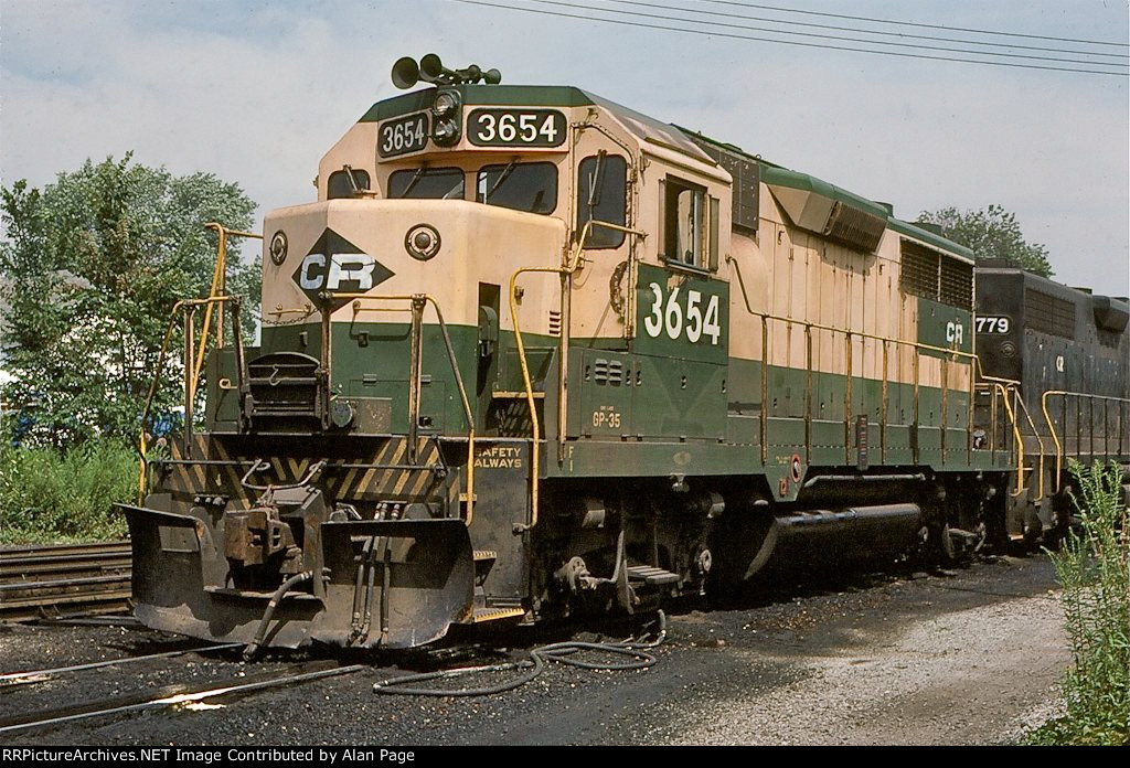 CR GP35 3654 and GP38 7779